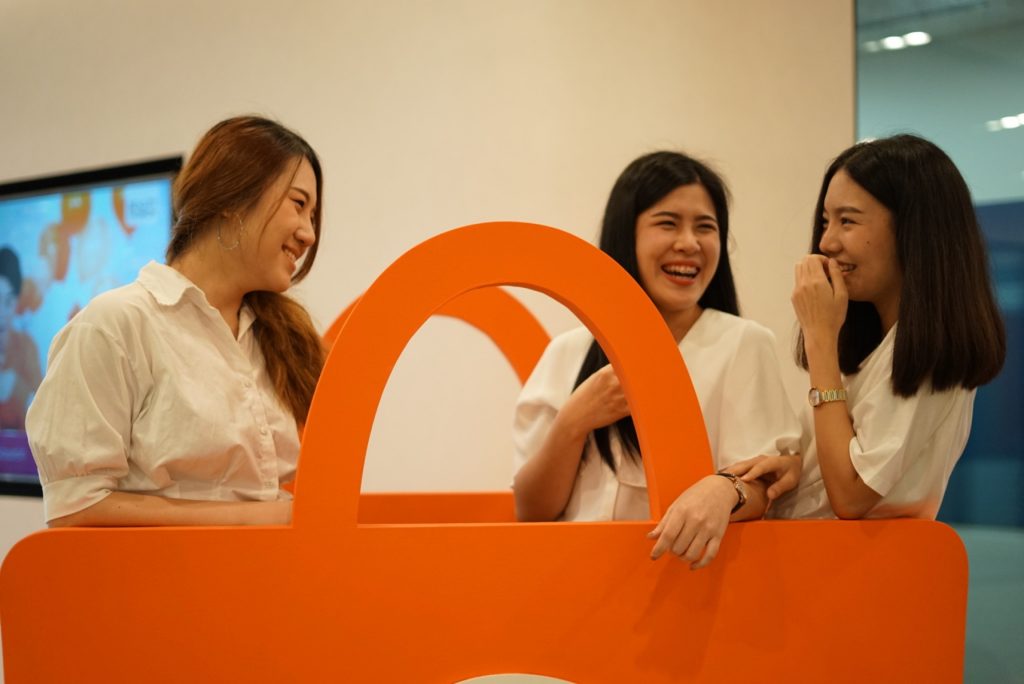 จาก MUIC ถึง Shopee อะไรคือเรื่องราวสุดแฮปปี้ที่ซ่อนตัวอยู่ในทั้งสองสถานที่